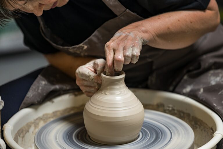 Delft Blue Pottery at De Delftse Pauw: Dutch Craftsmanship